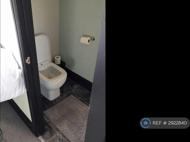 1 bedroom in a house share to rent