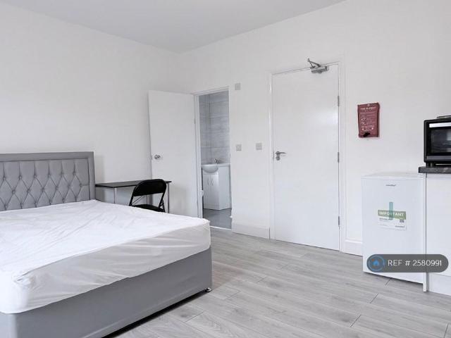 1 bedroom in a house share to rent