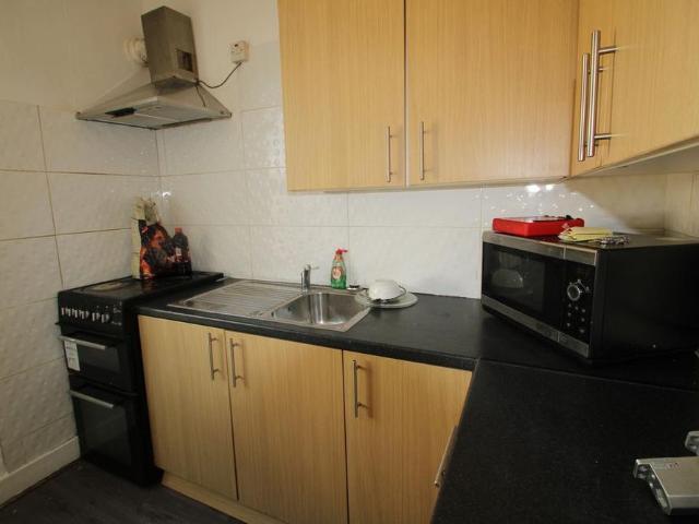 1 bedroom in a house share to rent