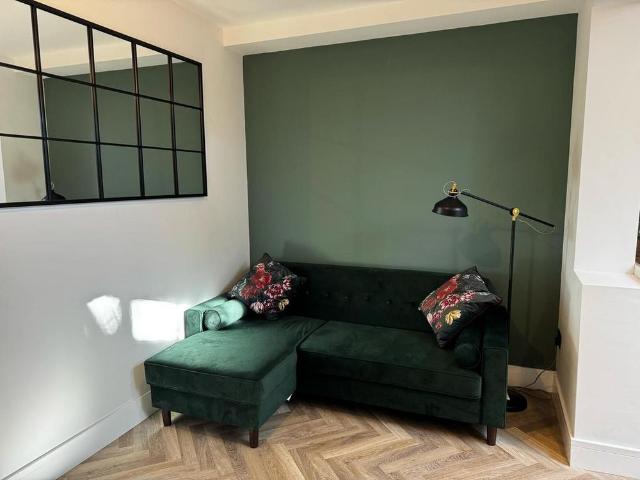 1 bedroom in a house share to rent
