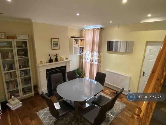 1 bedroom in a house share to rent