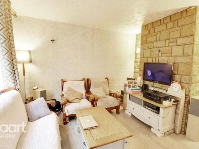 1 bedroom in a house share to rent