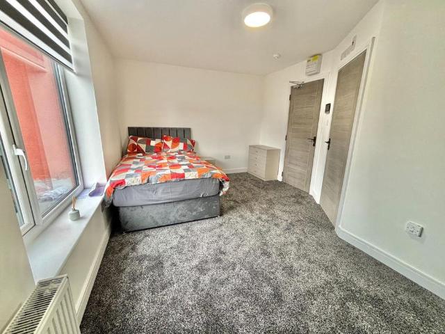 1 bedroom in a house share to rent