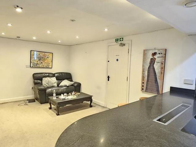 1 bedroom in a house share to rent