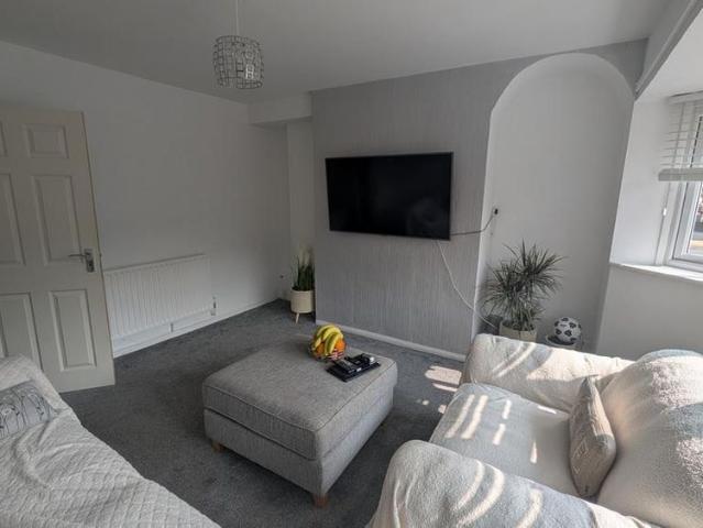 1 bedroom in a house share to rent
