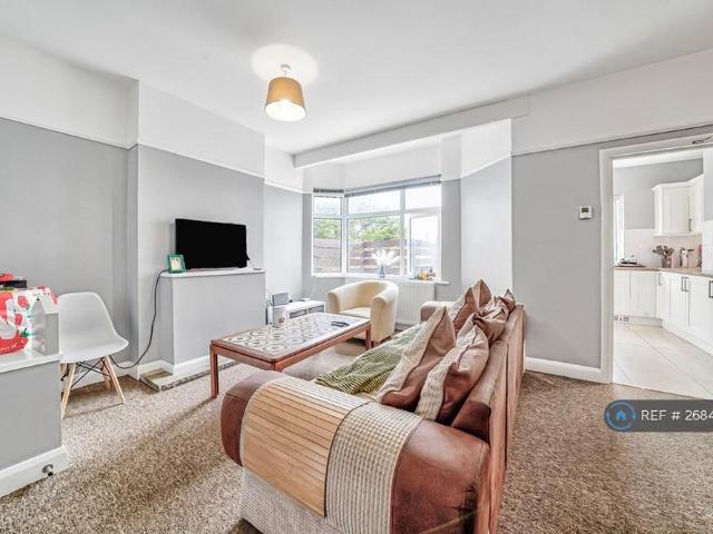 1 bedroom in a house share to rent