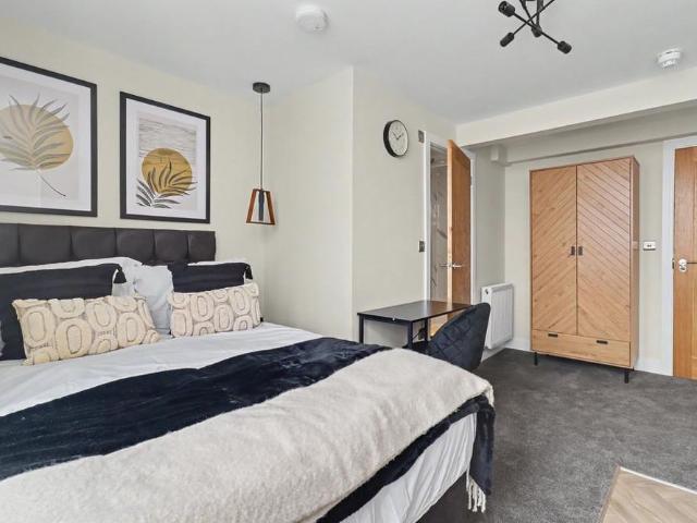 1 bedroom in a house share to rent