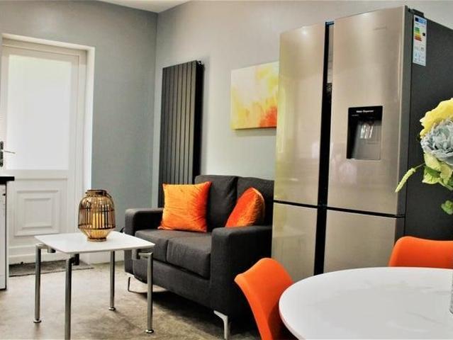1 bedroom in a house share to rent