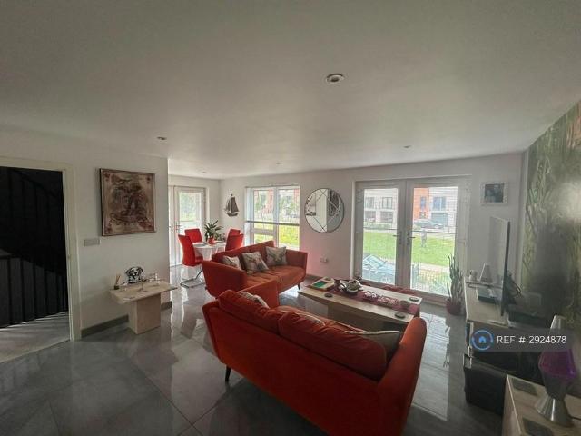 1 bedroom in a house share to rent
