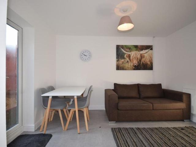 1 bedroom in a house share to rent