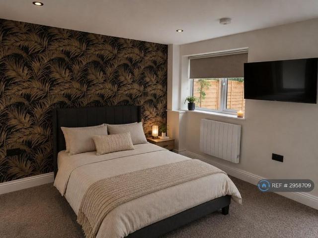 1 bedroom in a house share to rent