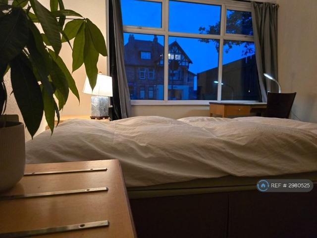 1 bedroom in a house share to rent