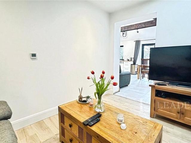 1 bedroom in a house share to rent