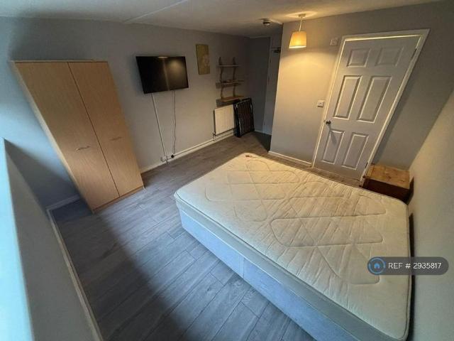 1 bedroom in a house share to rent