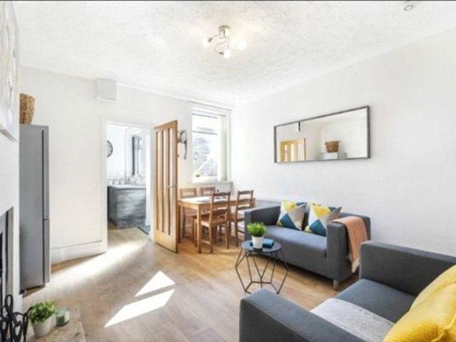 1 bedroom in a house share to rent