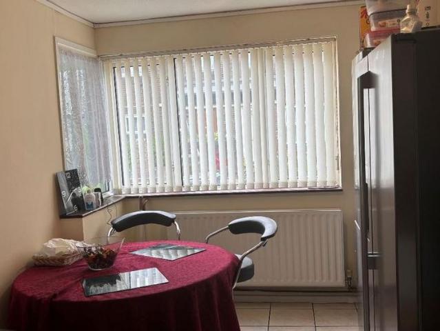 1 bedroom in a house share to rent