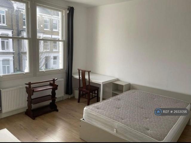 1 bedroom in a house share to rent