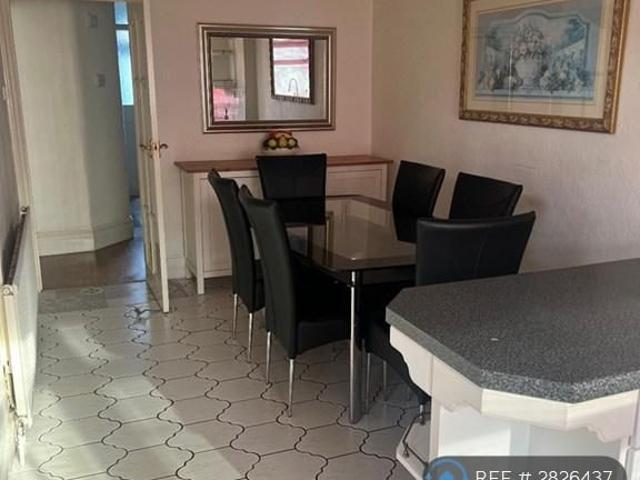 1 bedroom in a house share to rent