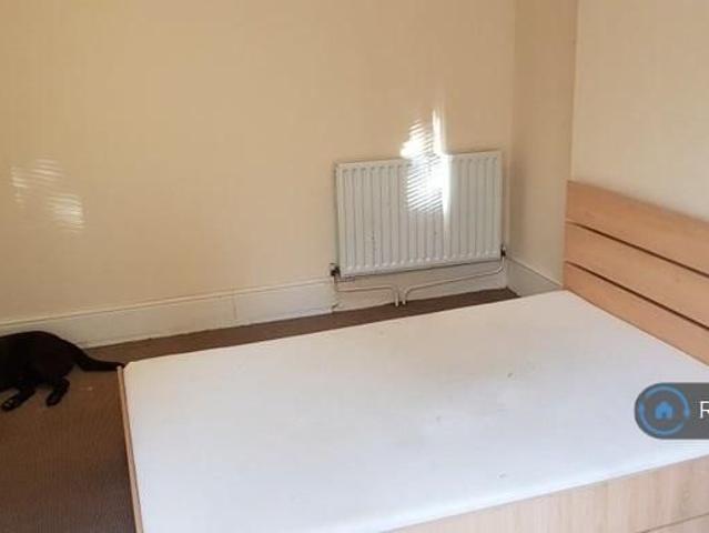1 bedroom in a house share to rent