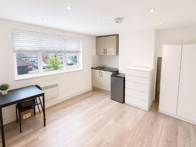 1 bedroom in a house share to rent