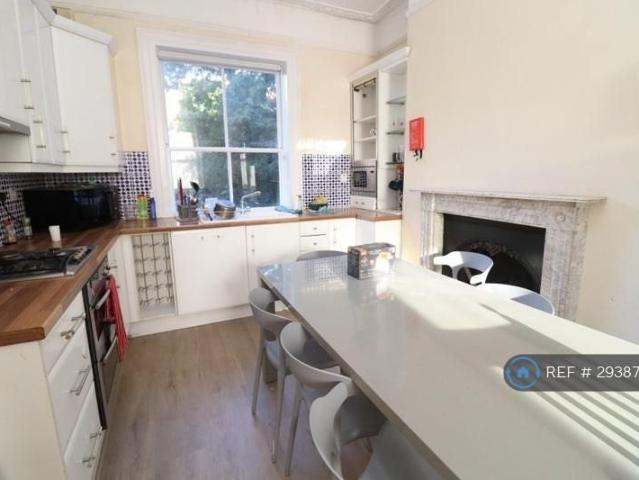 1 bedroom in a house share to rent