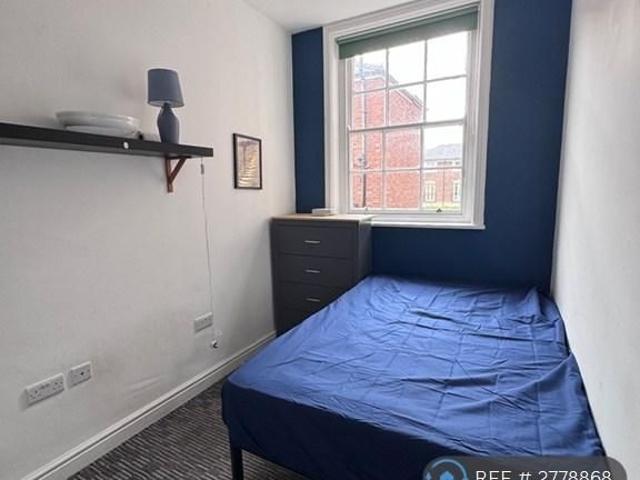 1 bedroom in a house share to rent