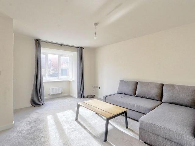 1 bedroom in a house share to rent
