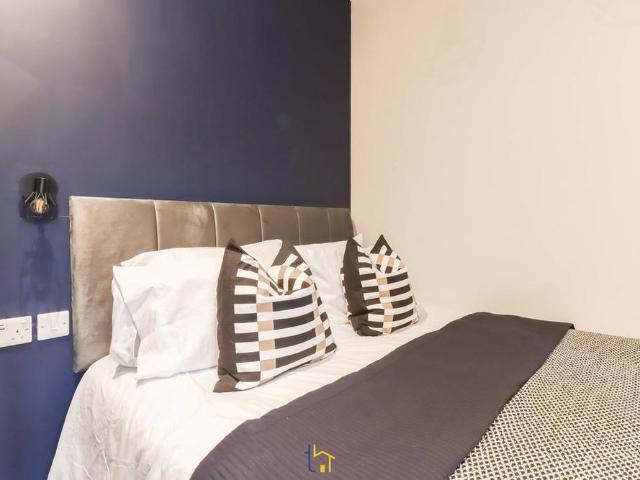 1 bedroom in a house share to rent