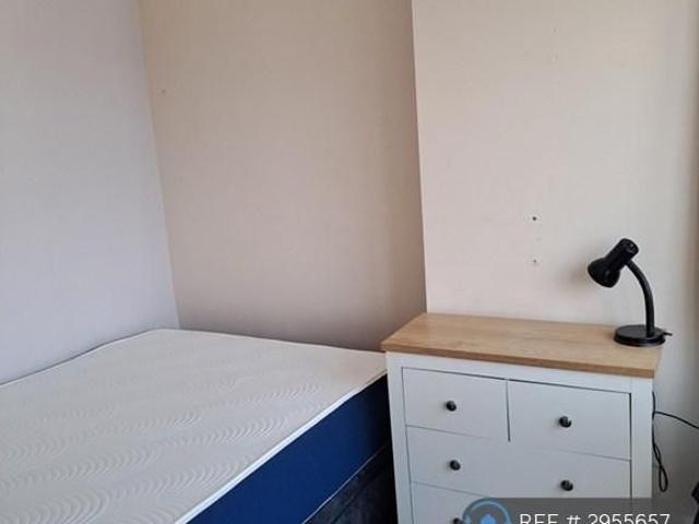1 bedroom in a house share to rent