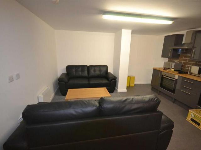 1 bedroom in a house share to rent