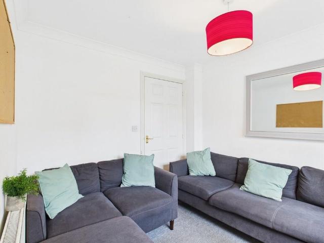 1 bedroom in a house share to rent