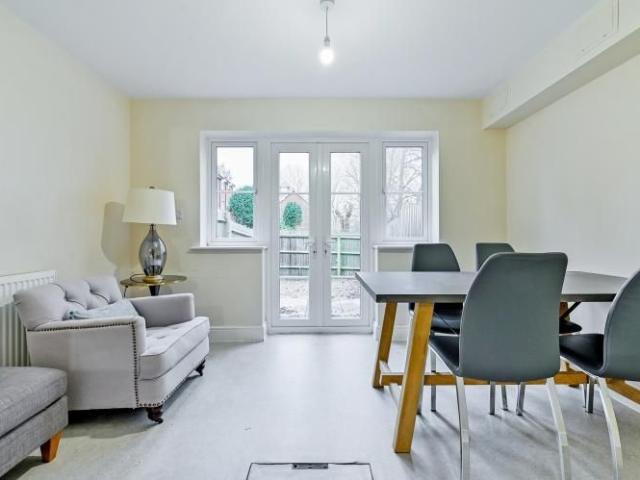 1 bedroom in a house share to rent