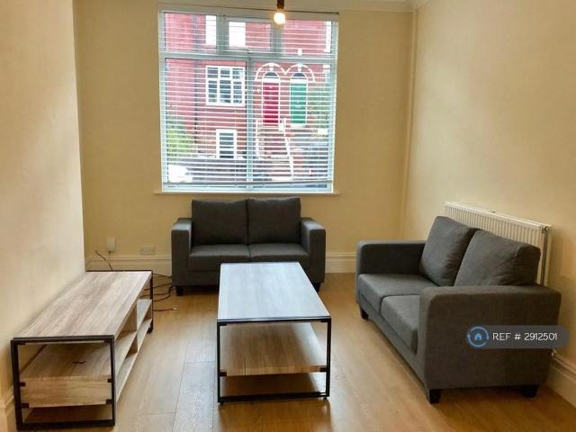 1 bedroom in a house share to rent