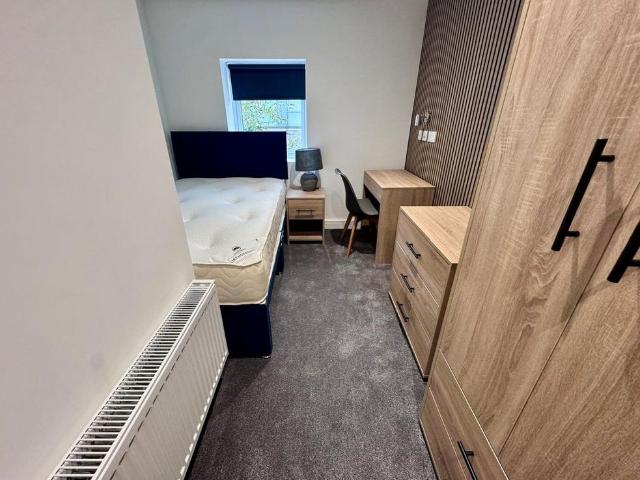 1 bedroom in a house share to rent