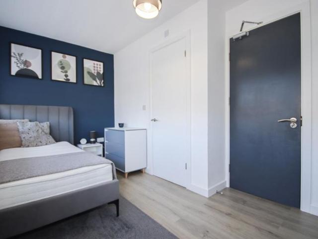 1 bedroom in a house share to rent
