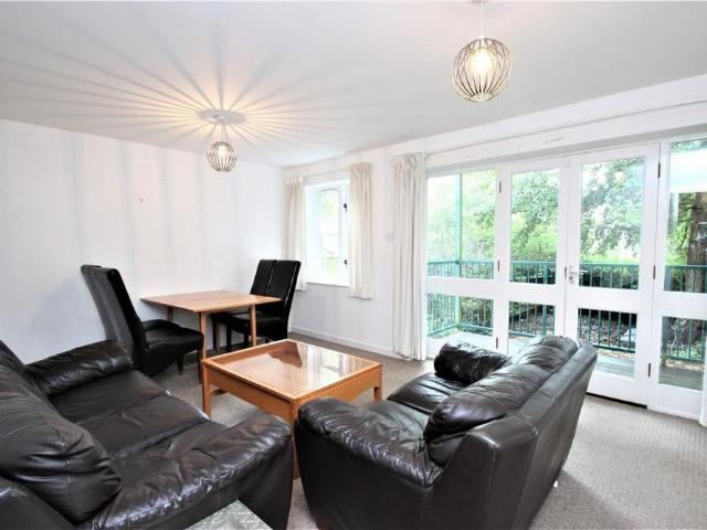 1 bedroom in a house share to rent