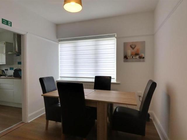 1 bedroom in a house share to rent