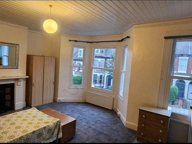 1 bedroom in a house share to rent