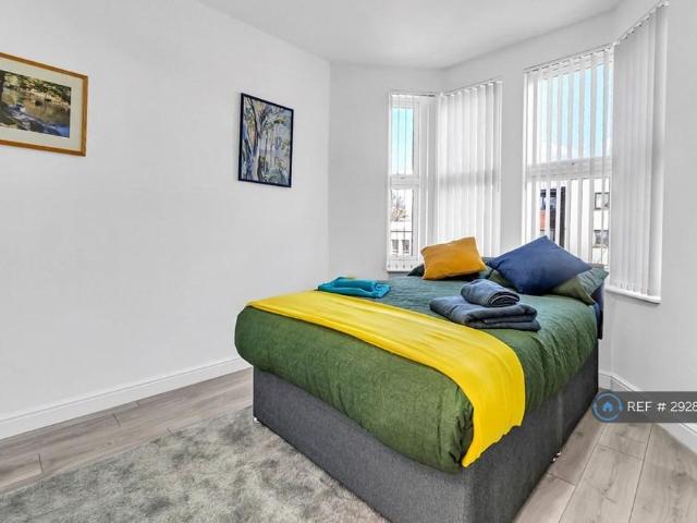 1 bedroom in a house share to rent