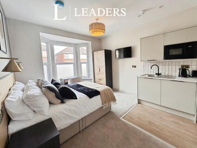 1 bedroom in a house share to rent