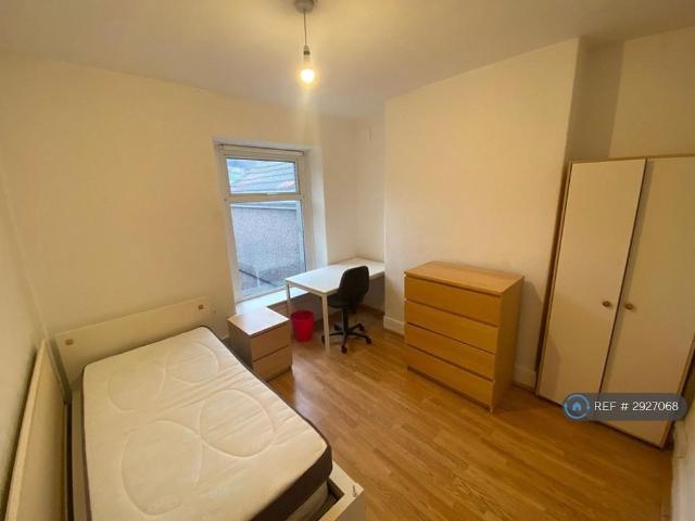 1 bedroom in a house share to rent