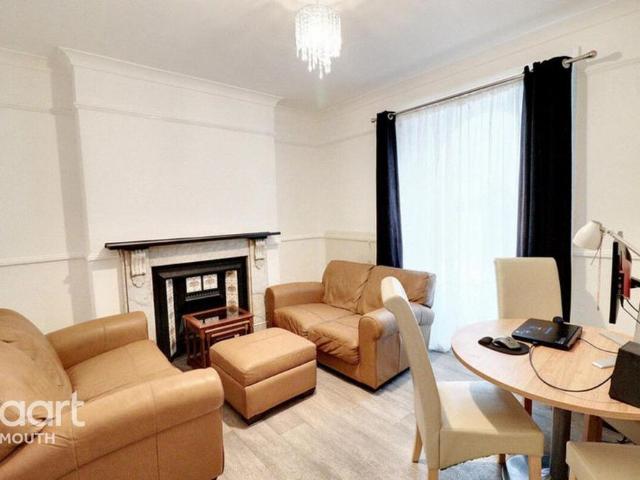1 bedroom in a house share to rent
