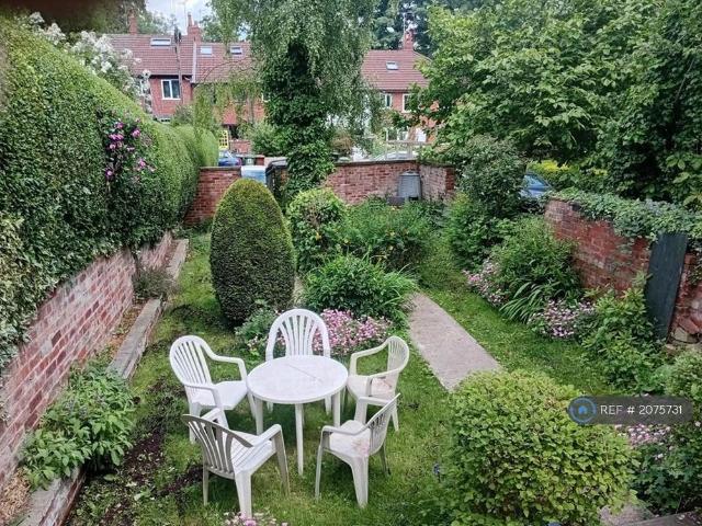 1 bedroom in a house share to rent