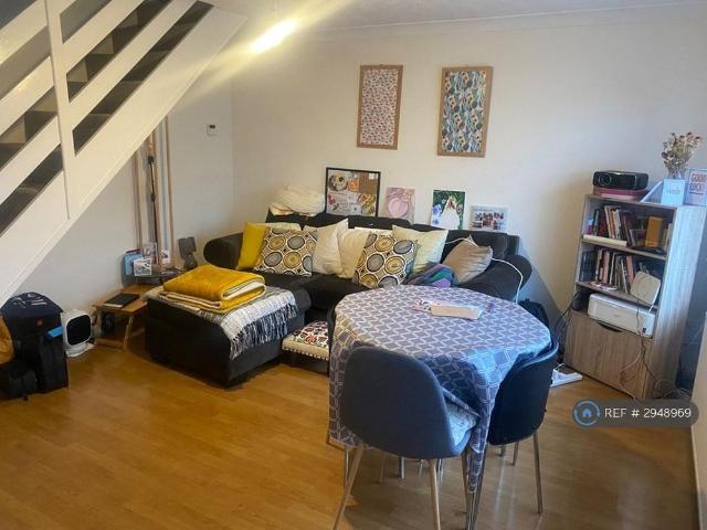 1 bedroom in a house share to rent