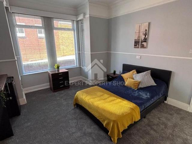 1 bedroom in a house share to rent