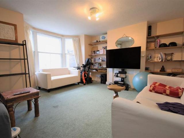 1 bedroom in a house share to rent