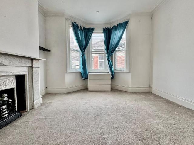 1 bedroom in a house share to rent