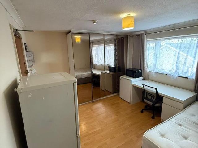 1 bedroom in a house share to rent
