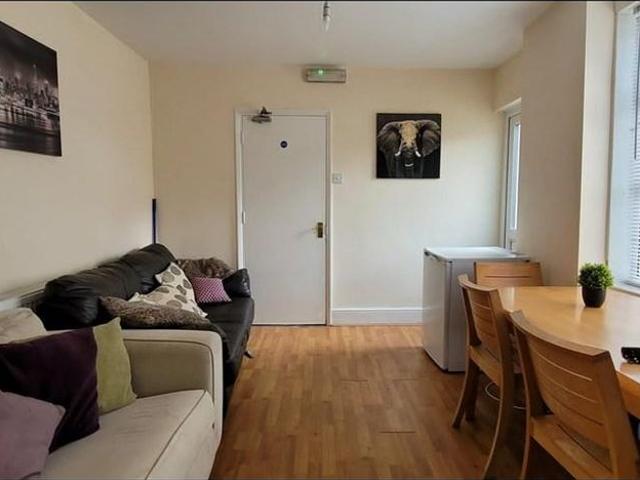 1 bedroom in a house share to rent