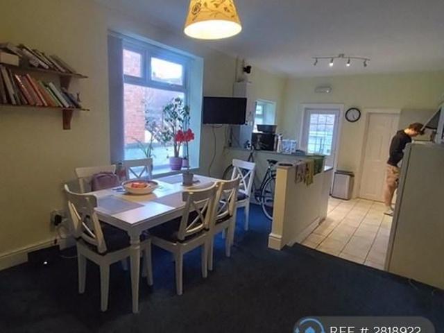 1 bedroom in a house share to rent